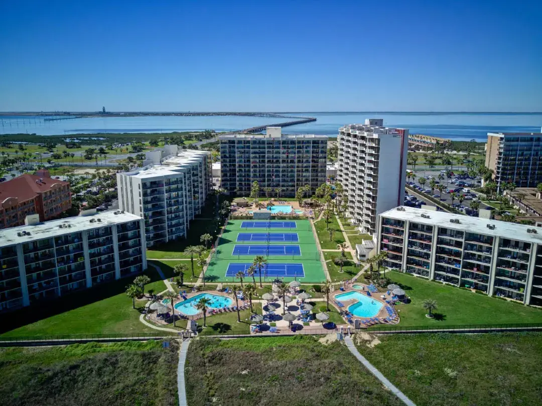Spacious Oceanview Escape - Fabulous Pool, Hot Tub, Wifi - South Padre Island