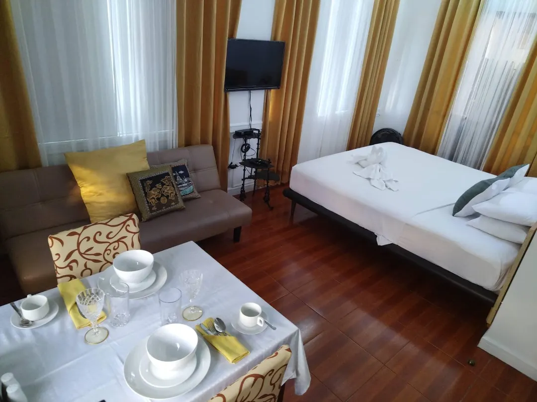Makati Riverside Inn - Makati