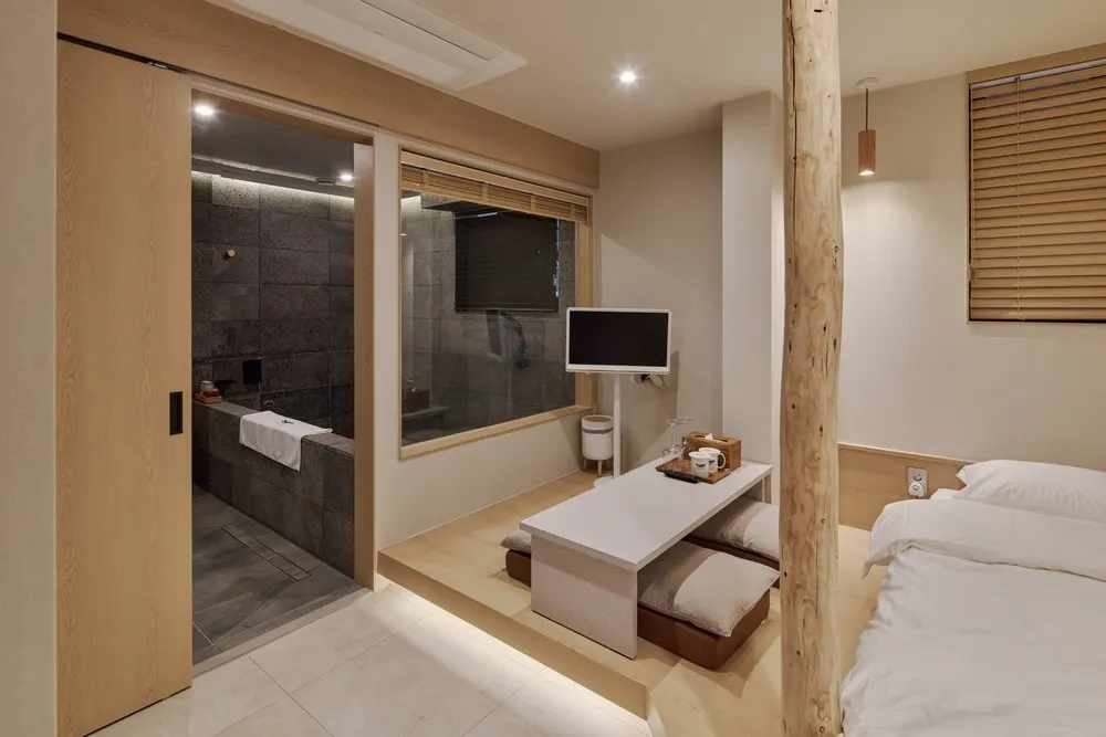 Whalero Gimpo Airport - Gwangmyeong-si