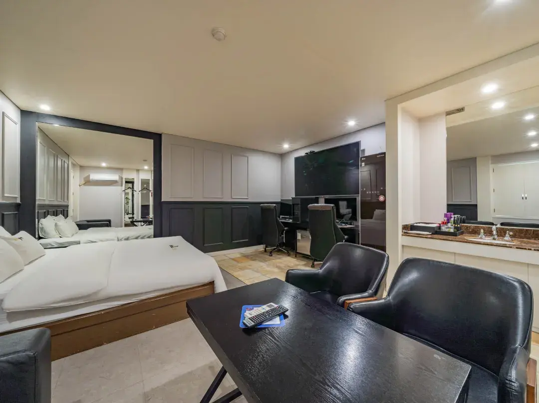 Pyeongtaek Gallery Hotel - Pyeongtaek