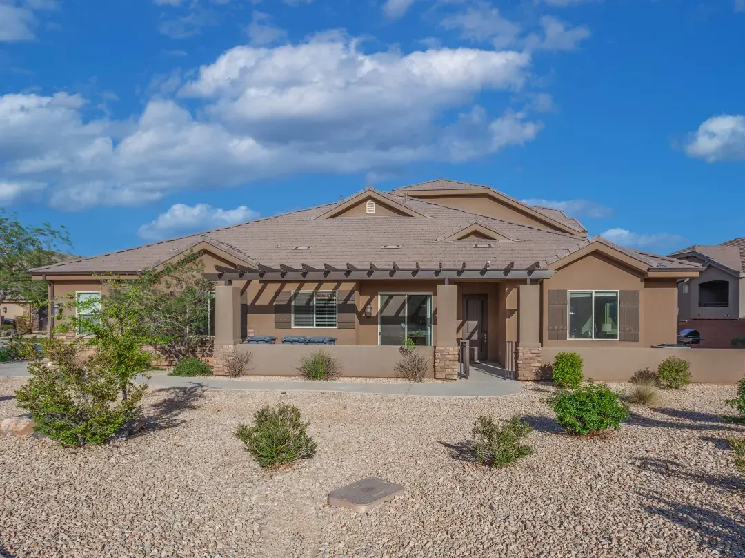 Stunning Kitchen, Grill, And Community Pools - Charming Oasis - Washington, UT
