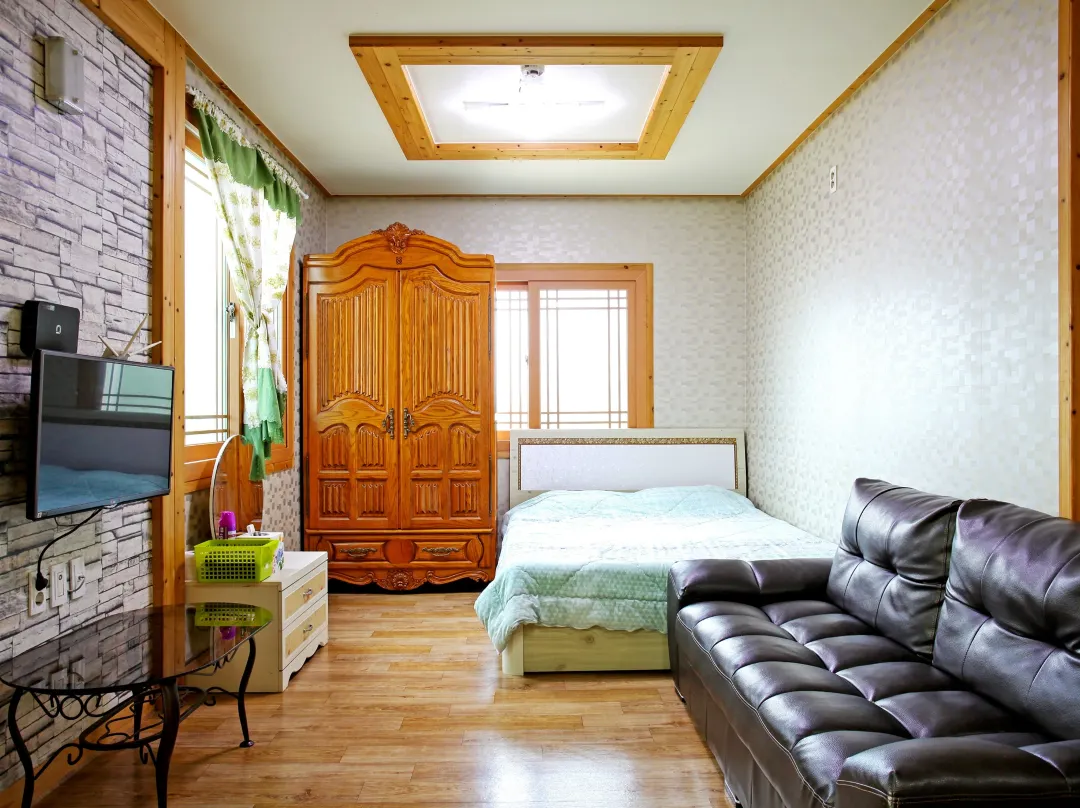 Jeju Jeolmulgil Private Pension - Jeju-si
