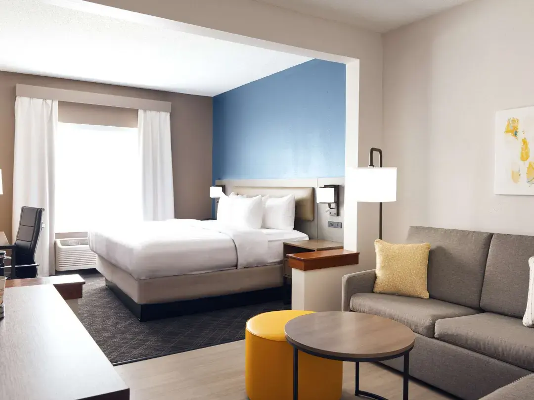 Comfort Suites Milwaukee Airport - Wauwatosa, WI