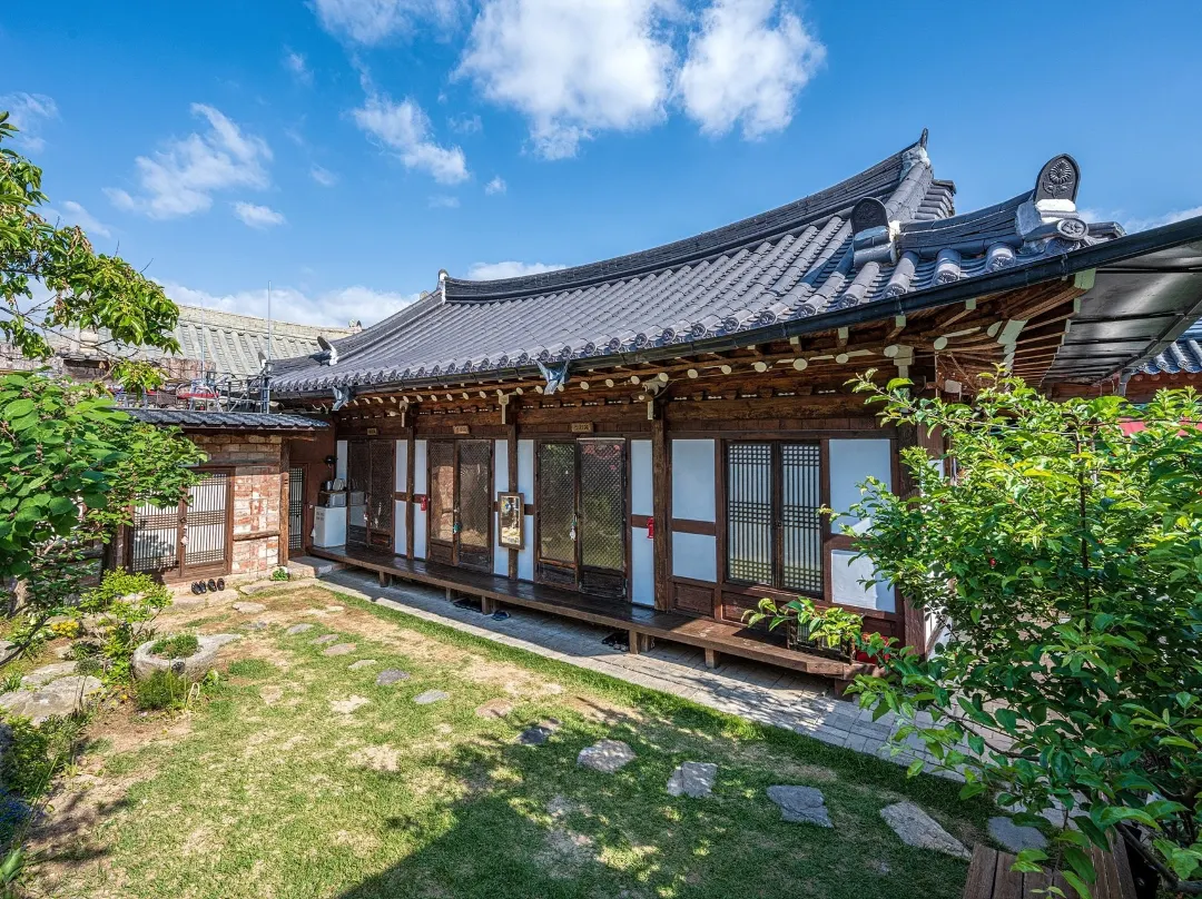 Jeonju Eosahwa Hanok Stay - 전주시
