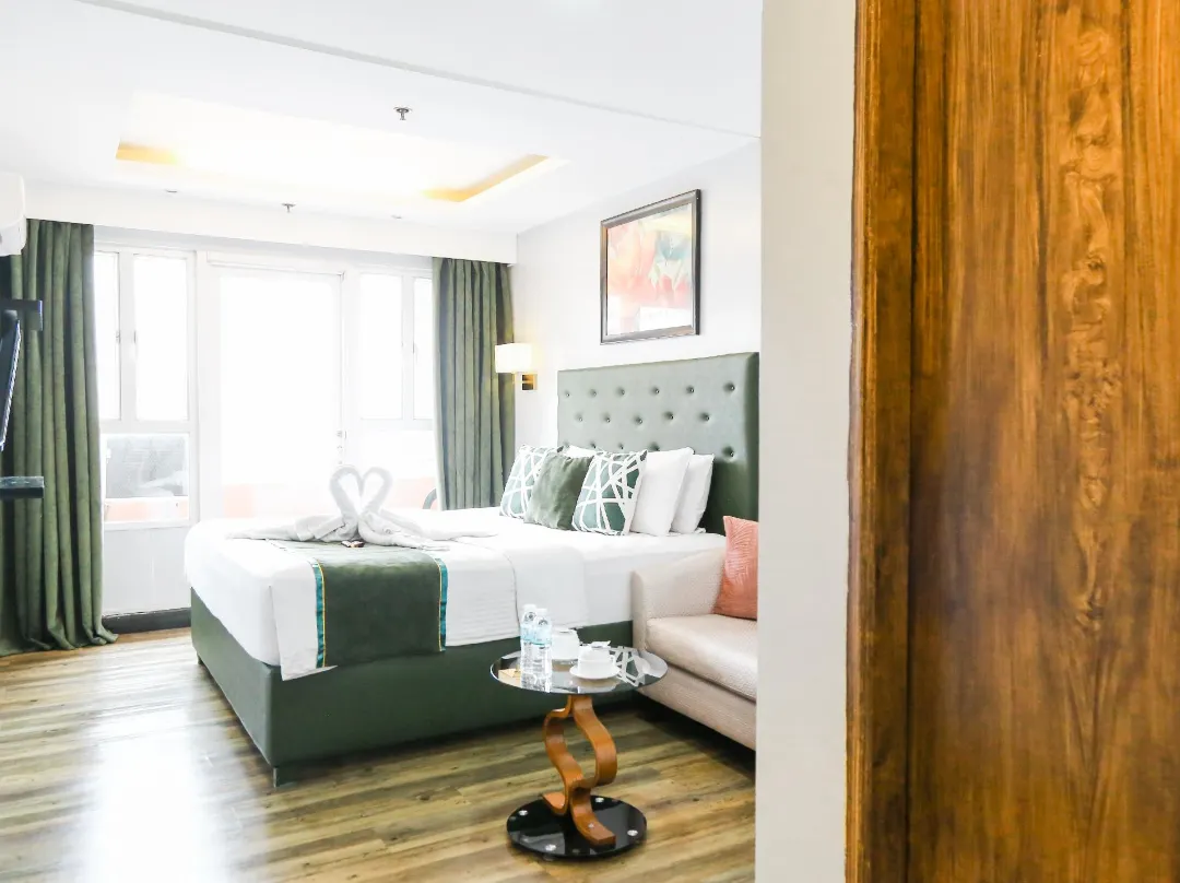 Pacific Bay Grand Suites - Gran Manila
