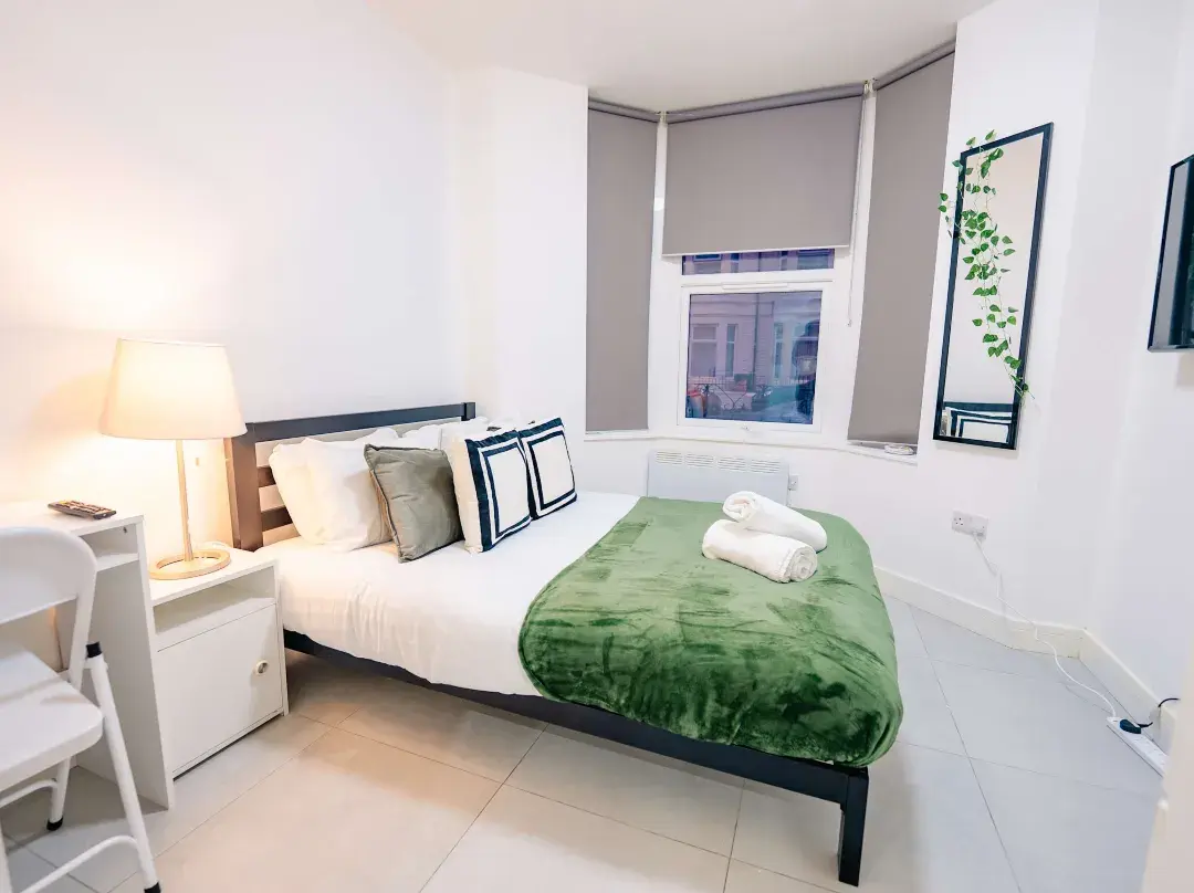 Stylish 1br Ground Level With Private Patio Garden - Cardiff