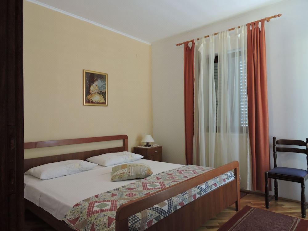 Apartments Ivanov - Novalja