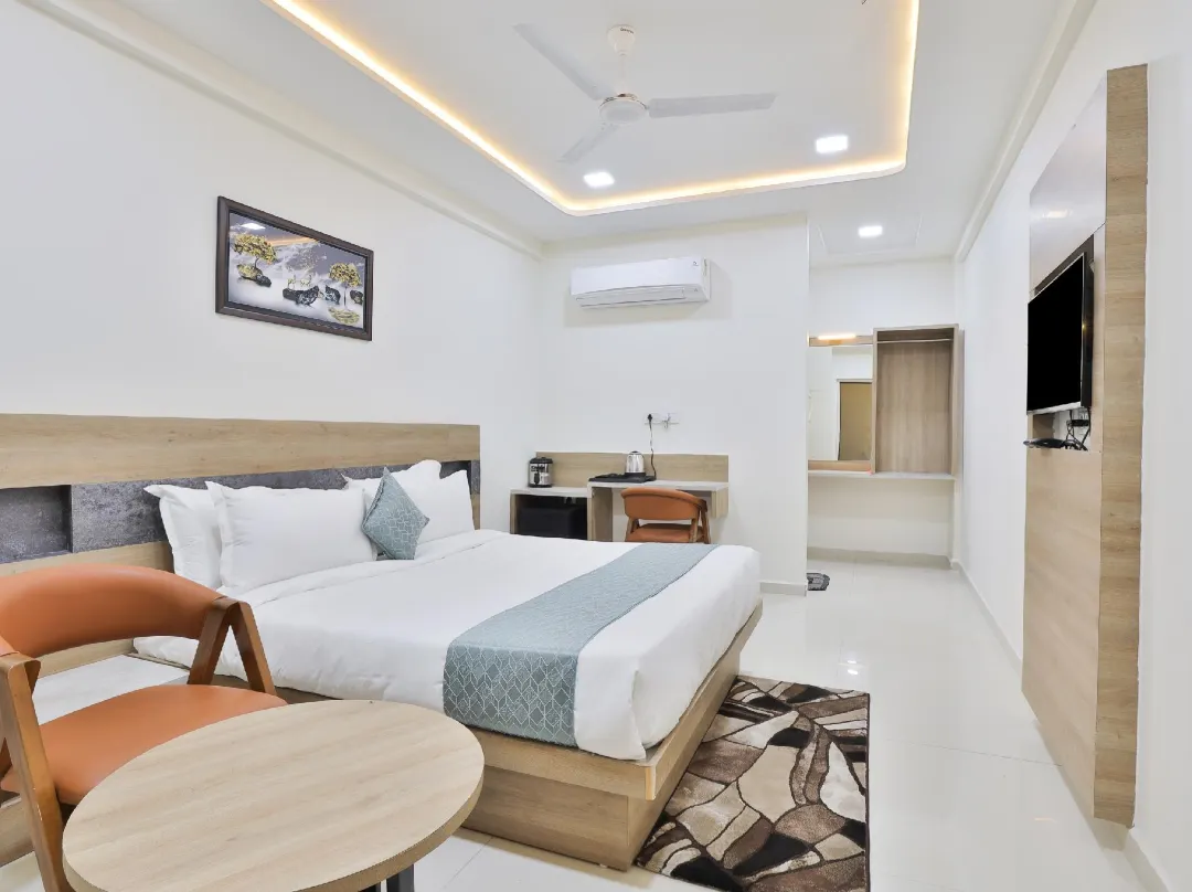 Hotel Sr Inn - Anand