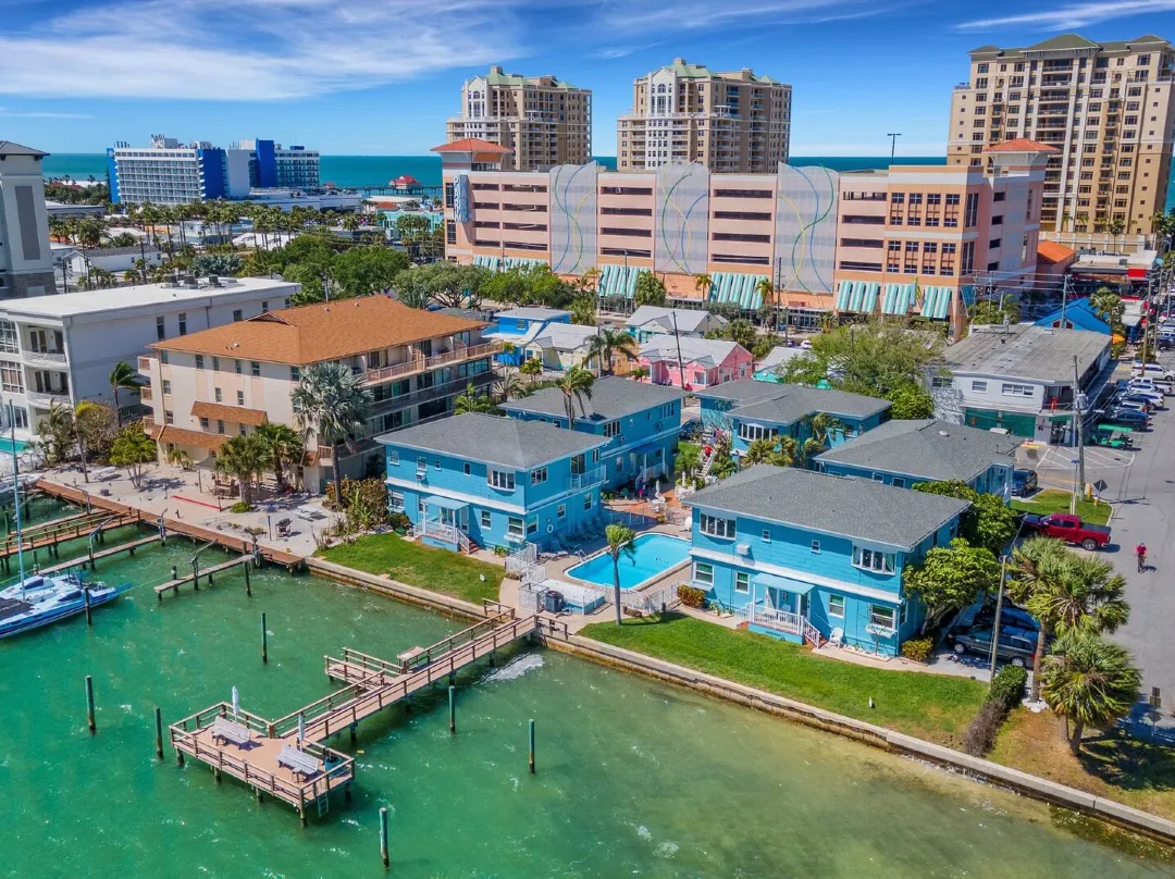 Beach Condo W/ Heated Pool - Waterfront Community, Steps To Sand, Coral Resort A-1 - Clearwater Beach, FL