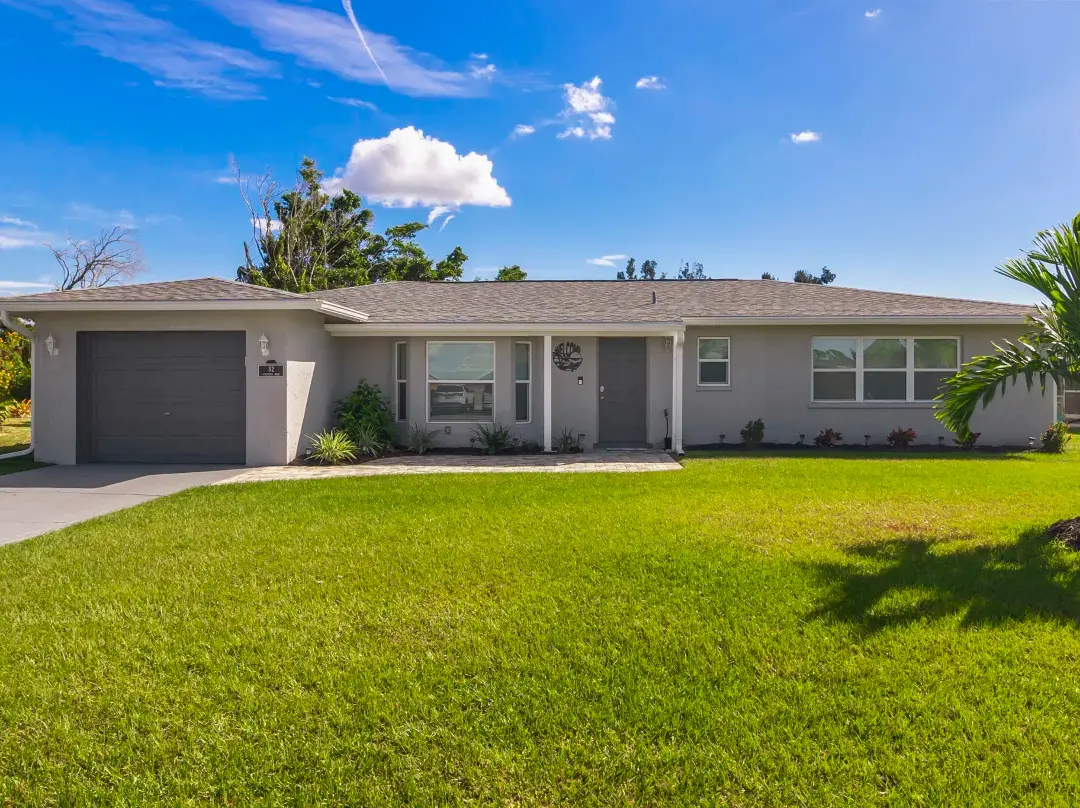 Expansive Lanai And Golf Course Access - Charming Winter Escape - Englewood, FL