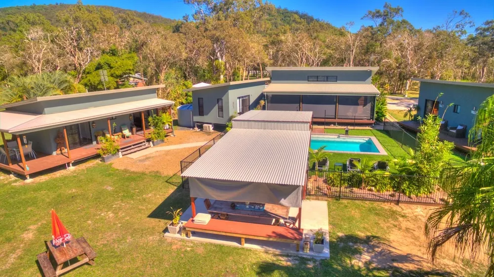 Agnes Water Stays Over18's - Queensland