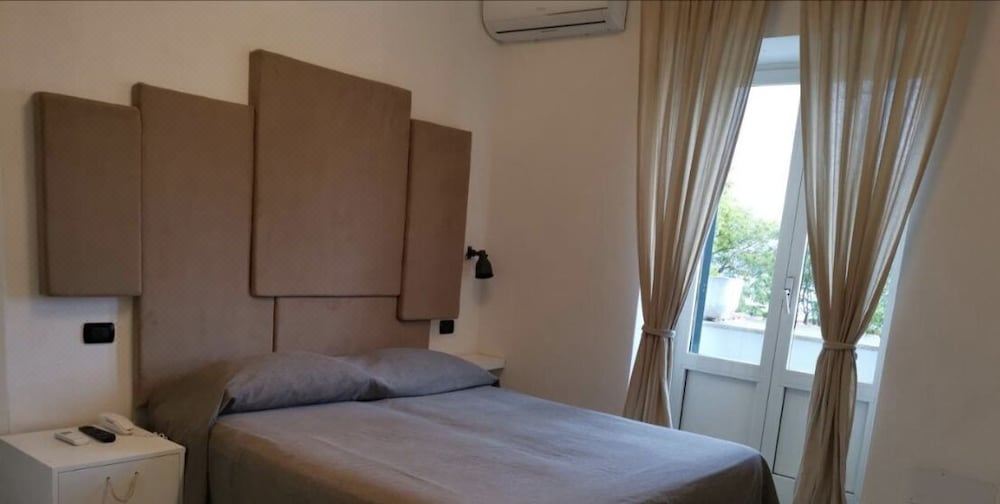Black Market Hotel - Ischia