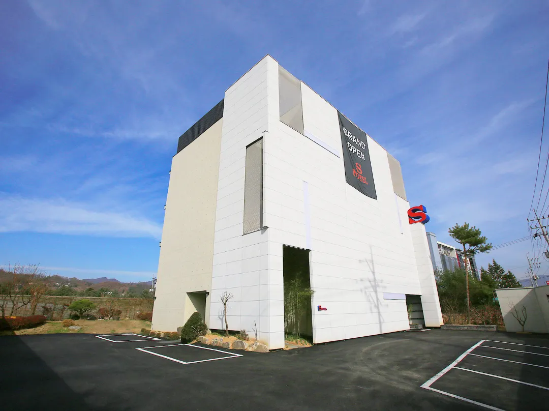 Yangpyeong Show Hotel - Icheon