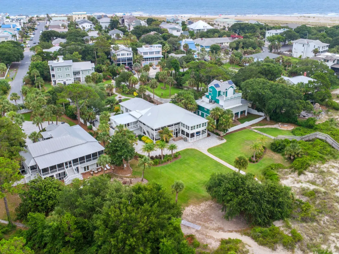 Access To Private Heated Pool And Beach Steps Away - Charming Coastal Haven - Tybee Island, GA