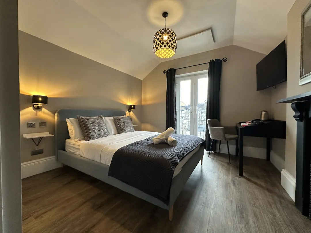 Number One Hundred Bed And Breakfast - Cardiff