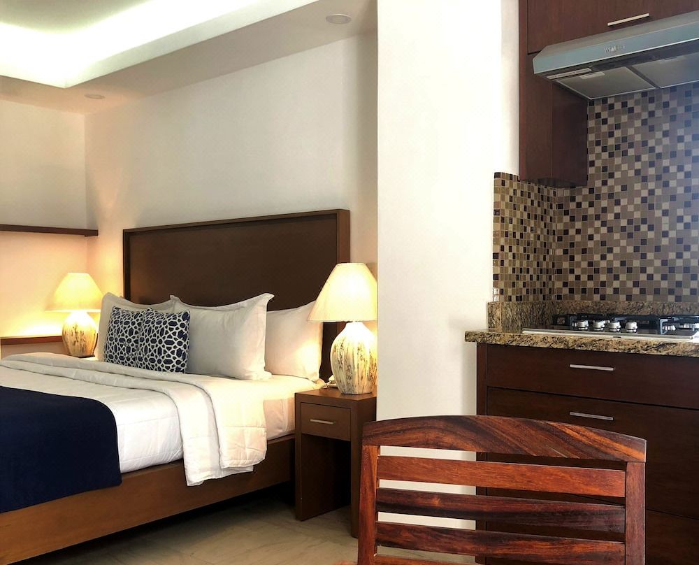 The Paramar Beachfront Boutique Hotel With Breakfast Included - Downtown Malecon - Puerto Vallarta