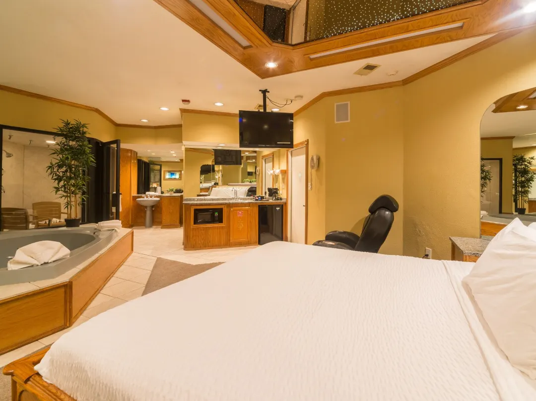 Sybaris Pool Suites Mequon - Grafton, WI