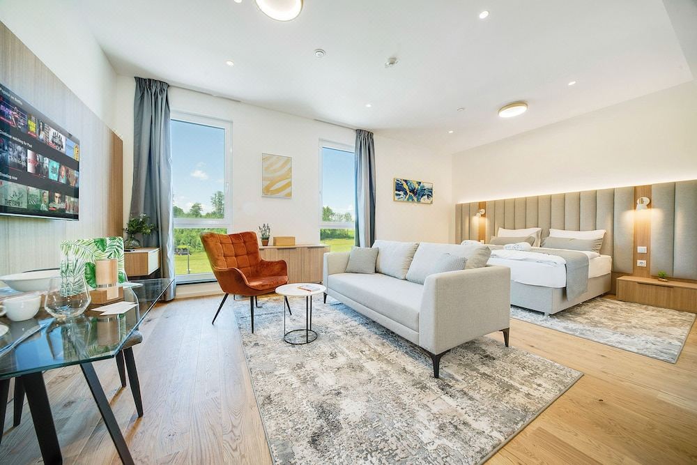 Bright: Rosenheim Aicherpark - Rosenheim