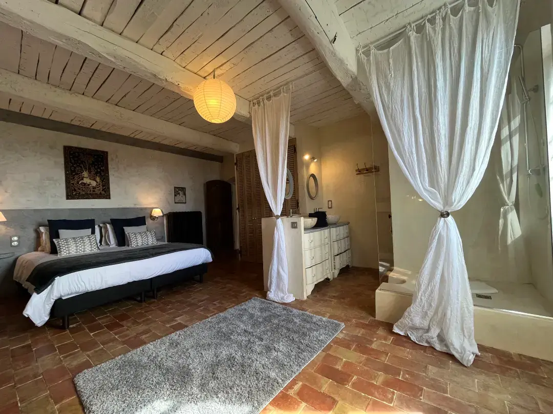 Elégante Bastide Du Xviiie Siècle En Provence Avec Vue Et Piscine Privée - Valensole