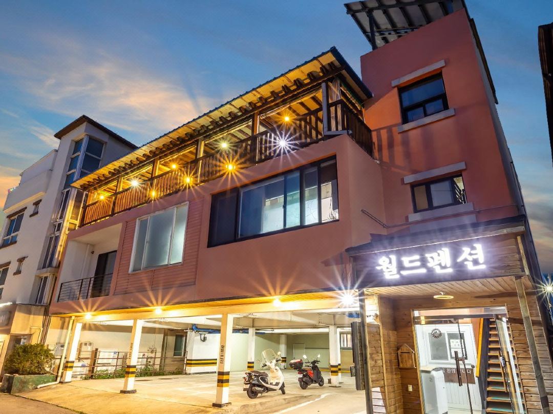 Sogcho Woldeu Pensyeon - Sokcho-si