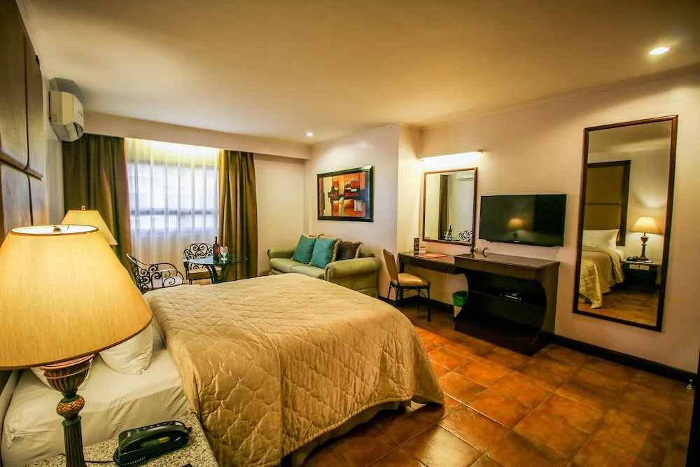 Royal Bellagio Hotel - Taguig