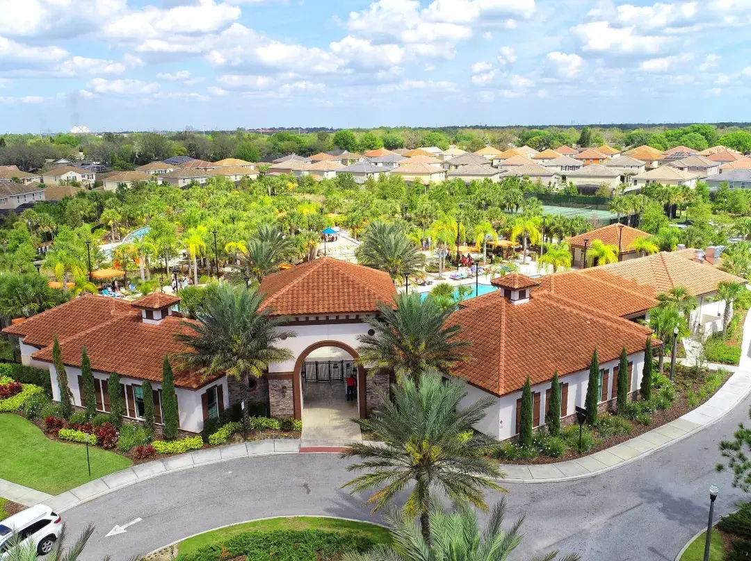 Screened-in Pool And Resort Amenities - Stunning Family Escape - Davenport, FL