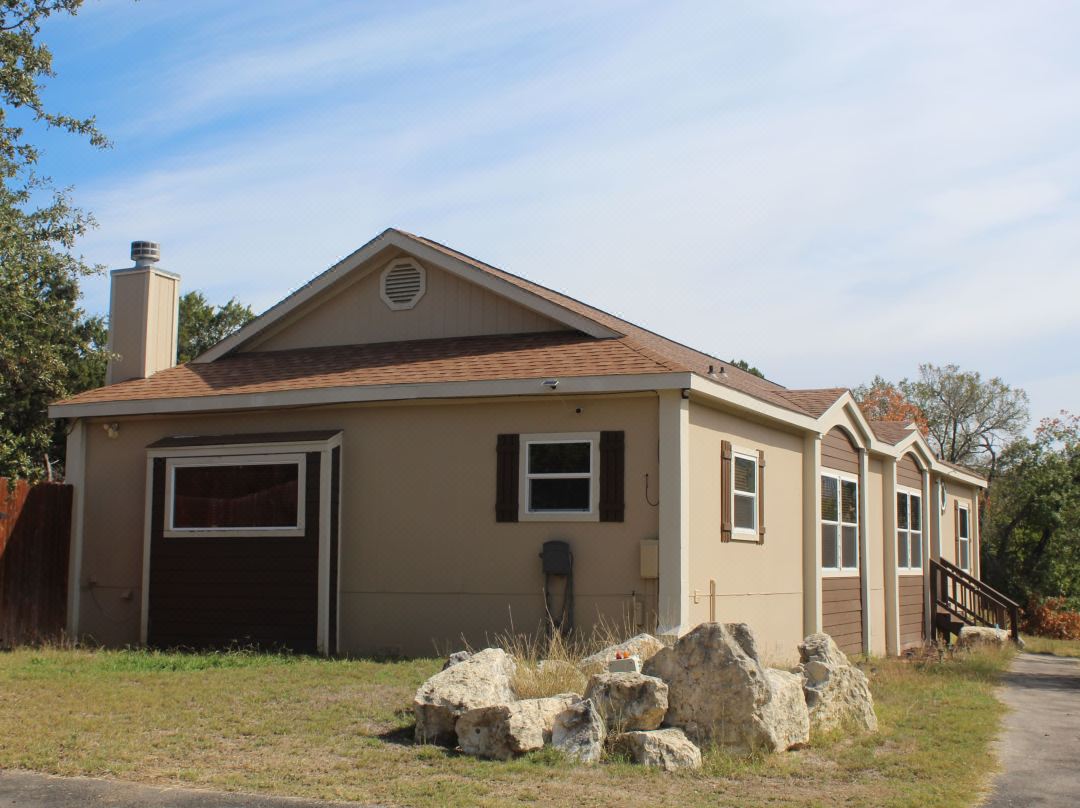 The Rustic Inn- Family Friendly, Near Fiesta Texas - Helotes, TX