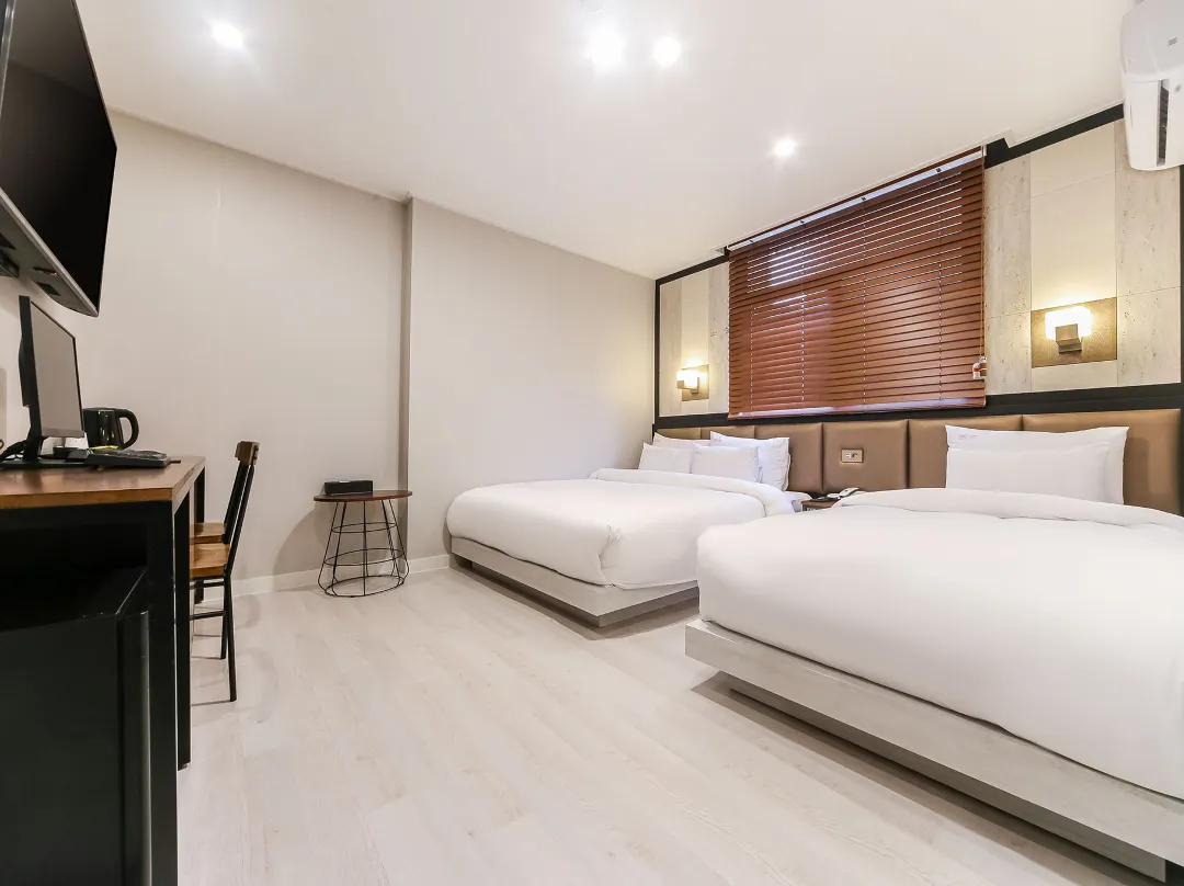 Changwon Myeongseodong Namuneulbo Hotel - 의창구