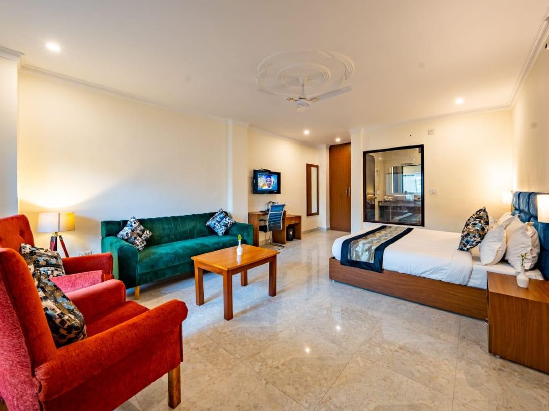 The Himalayan Monk Hotel - Bhimtal