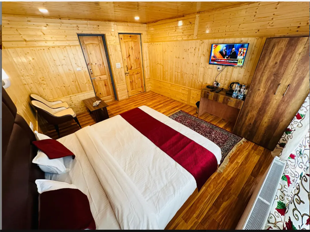 Kashmir Holiday Inn - Srinagar