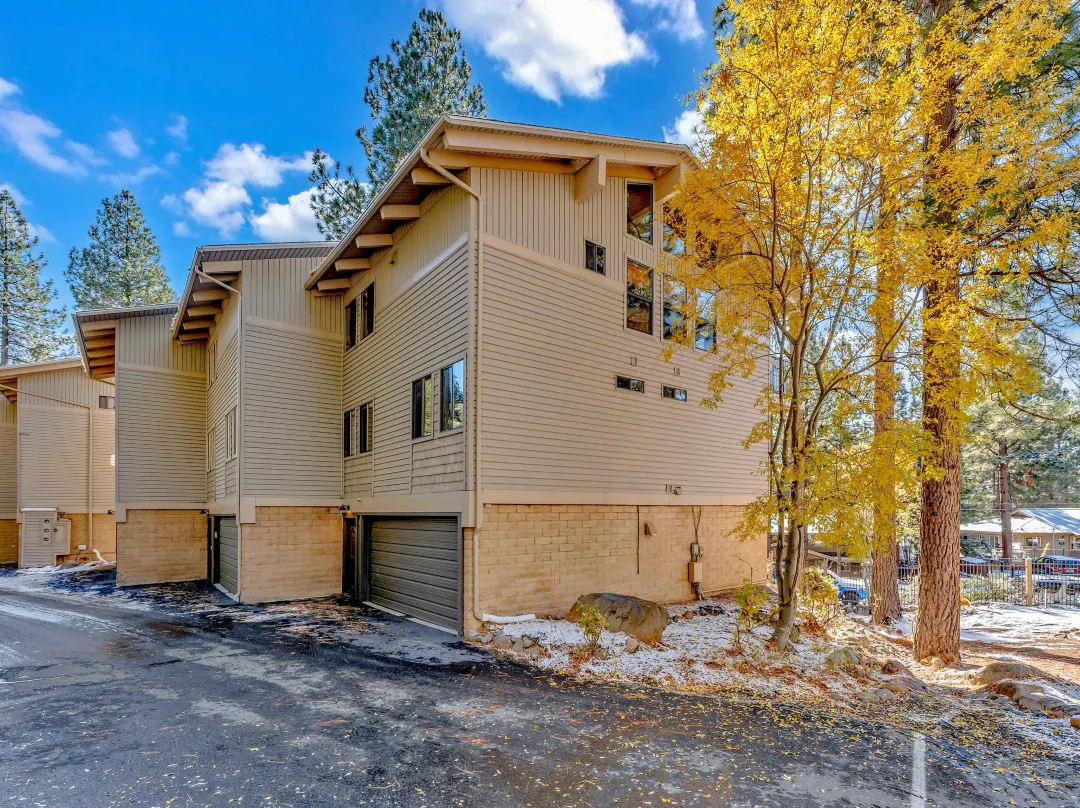 Wood-burning Fireplace And Private Balcony - Charming Tranquil Retreat - Carson City