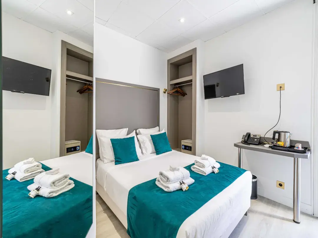 Hotel Avaton - Deluxe Balcony Bedroom - Cannes Palais - Cannes