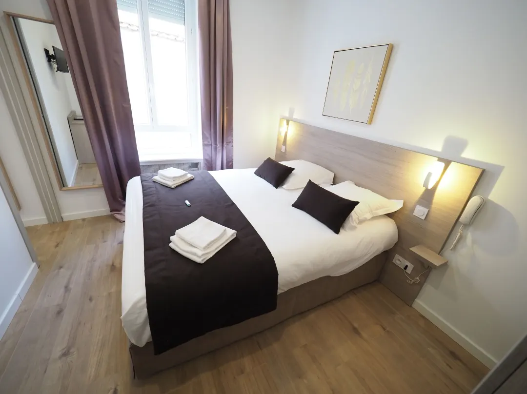 Hôtel Le Biarritz​ - Cusset