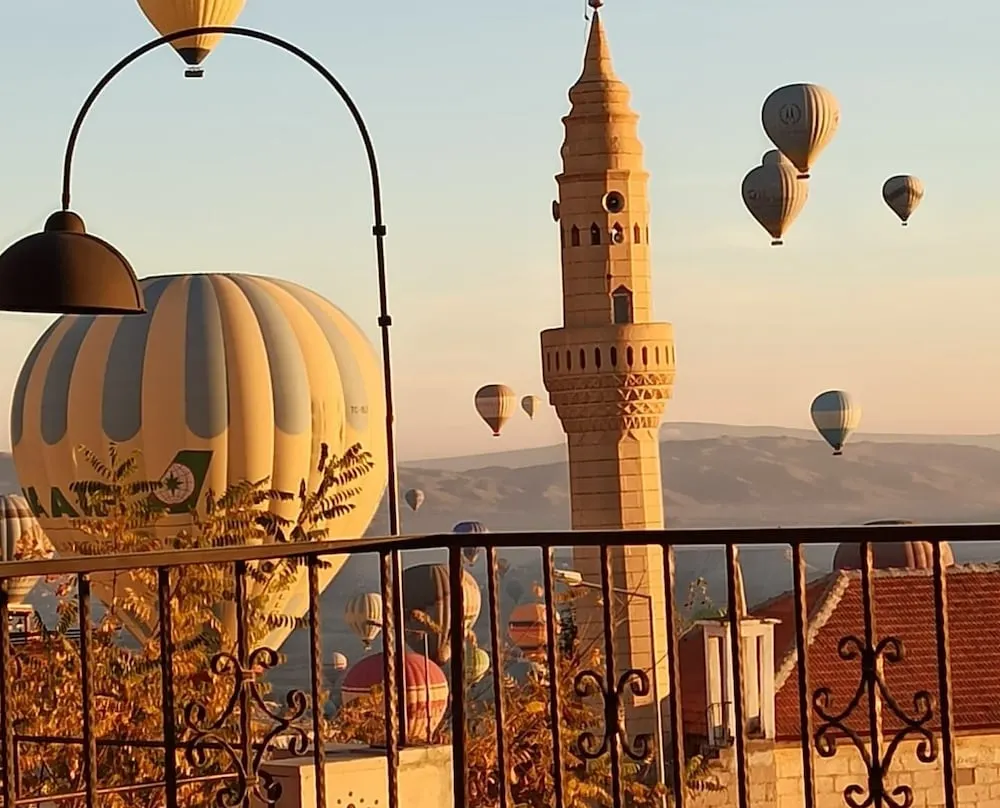 Alice In Cappadocia - Uçhisar