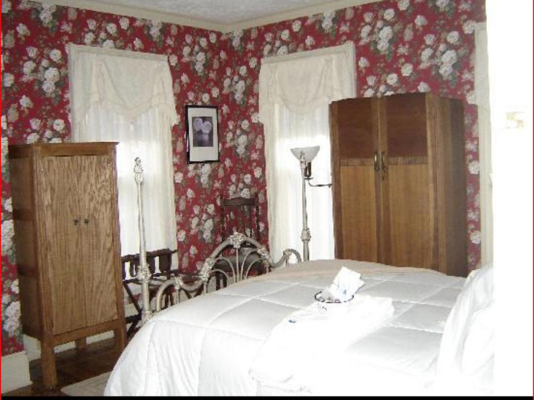 Vintage Gardens Bed & Breakfast - Canandaigua, NY