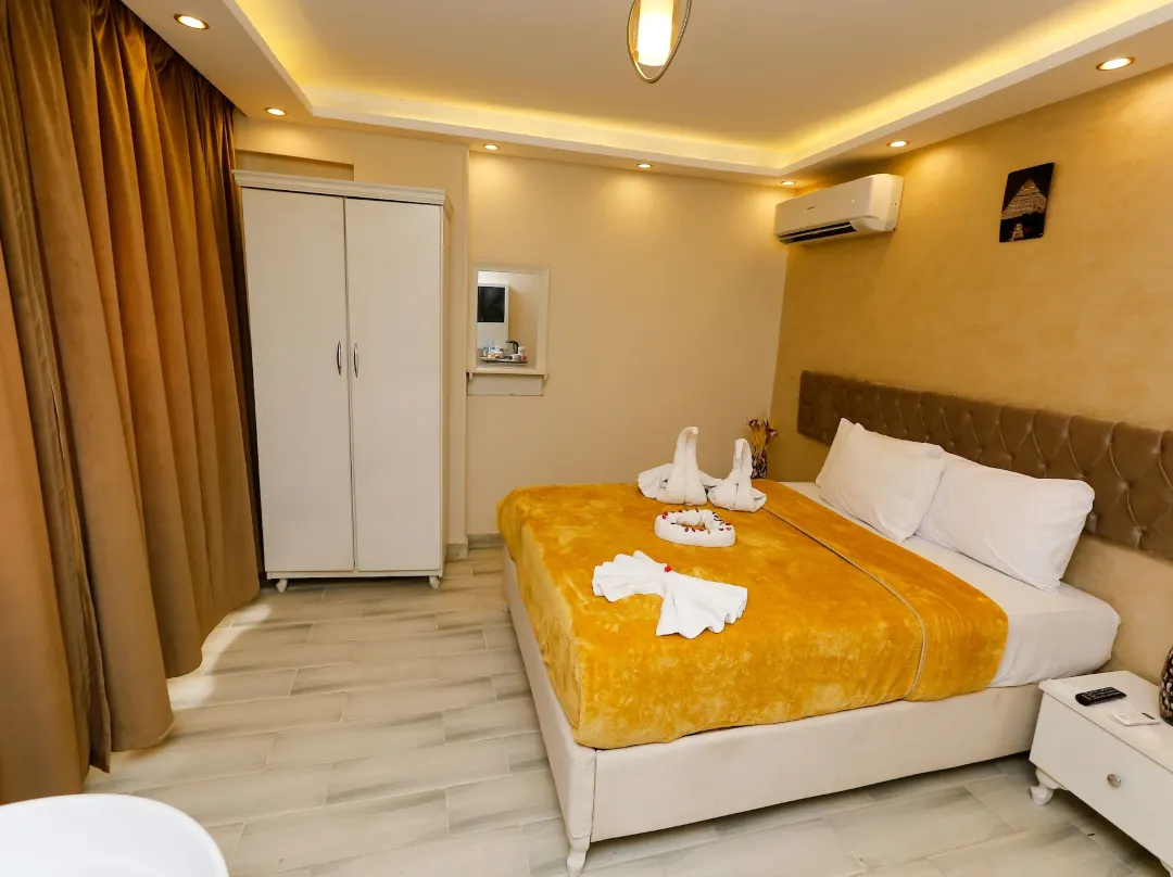 Venus Pyramids Inn - Top Roof Access W Free Break Fast - Egypt