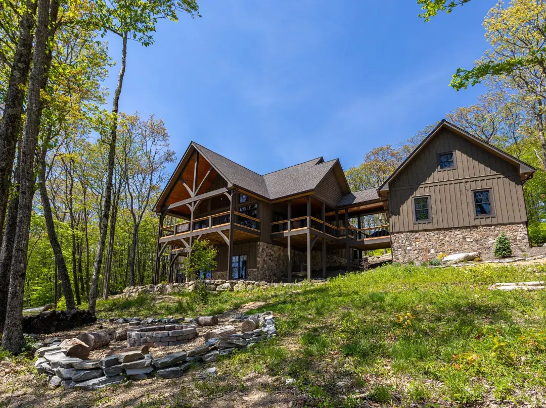 Seasonal Views, Arcade, Fire Pit, And More - Stunning Ridgetop Haven - Beech Mountain, NC
