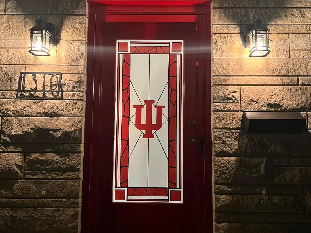 Cozy Fenced Yard And Well-appointed Kitchen - Inviting Spacious Retreat - Bloomington, IN