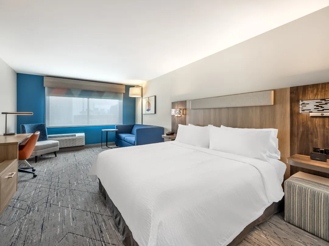 Holiday Inn Express & Suites Nashville West End – Univ Area - Nashville, TN