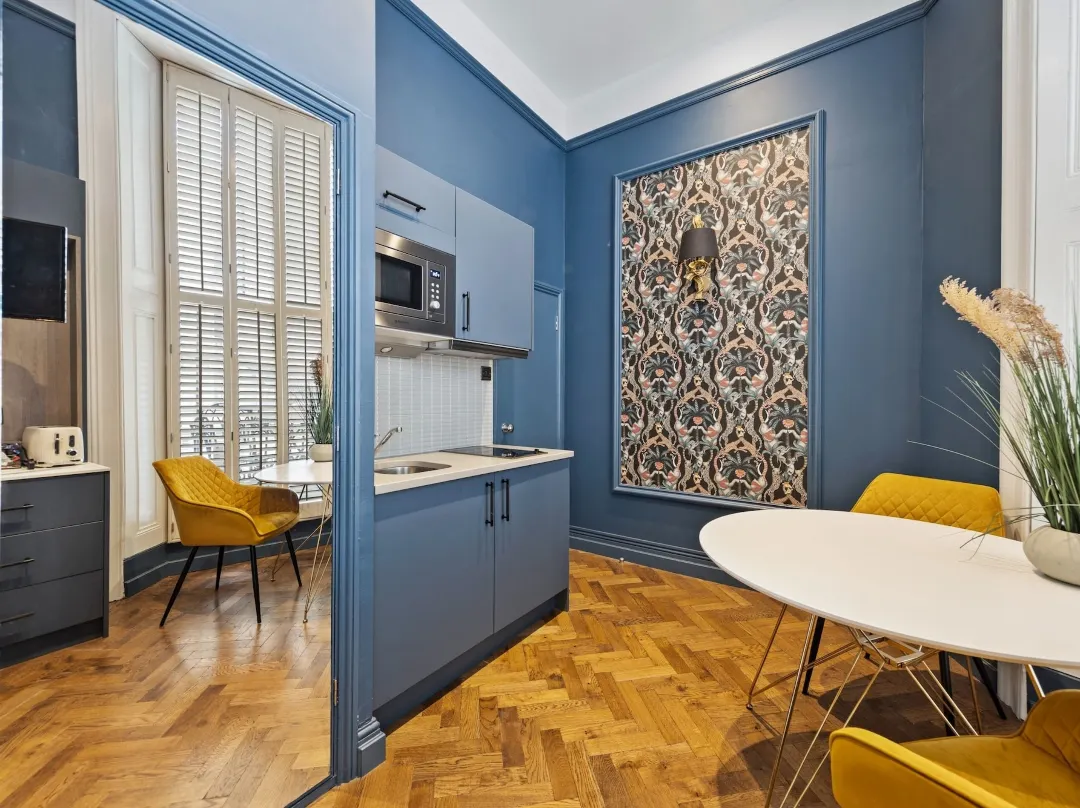 Vancouver Hotel And Studios - London