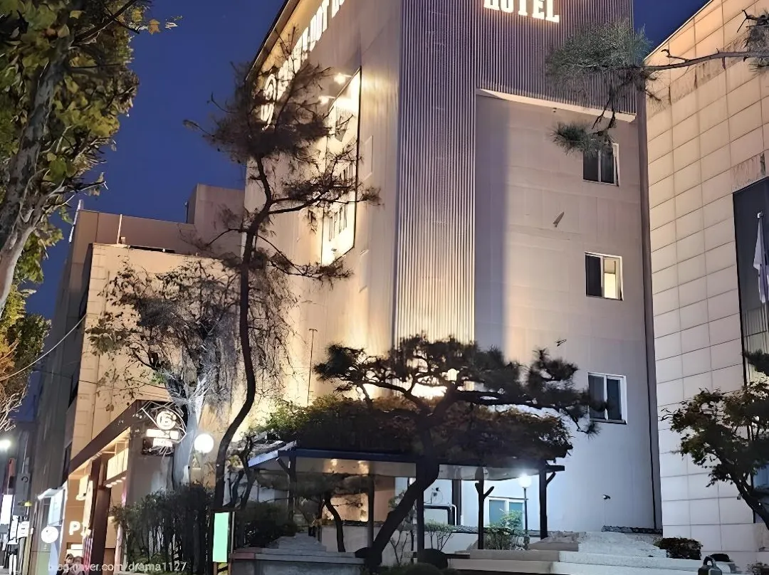 Daegu Daemyeongdong Brown Dot - 청도군