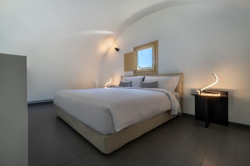 Colombos Beachfront - Oia