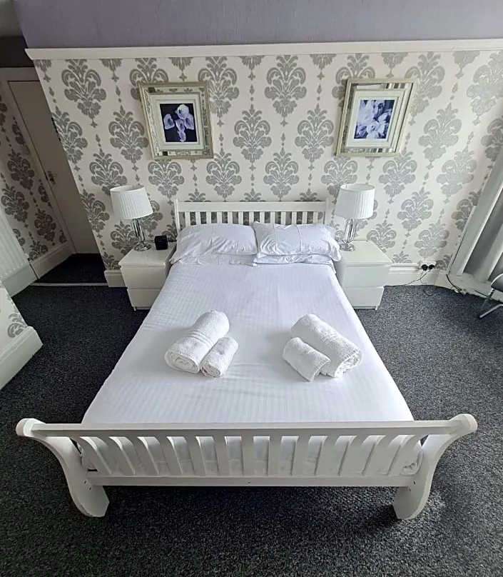 Queens Plaza Hotel - Blackpool