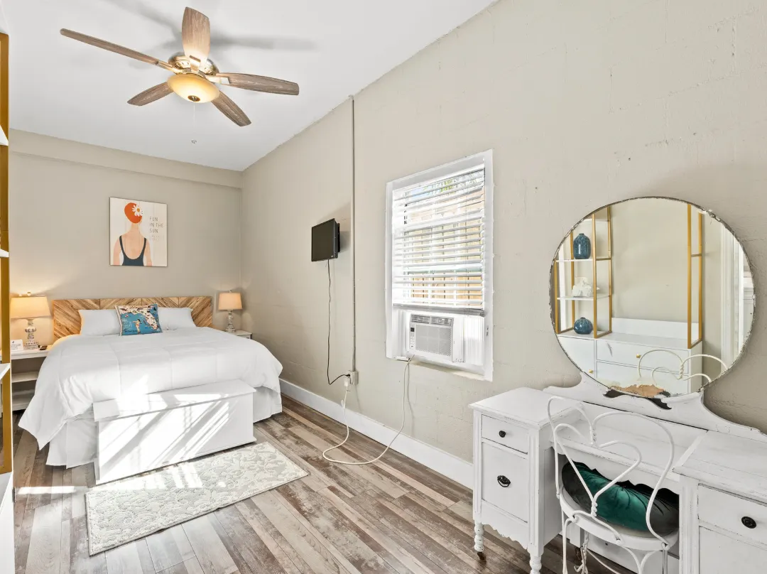 Miniature Golf And Cozy Outdoor Space - Charming Beach Haven - Panama City Beach, FL