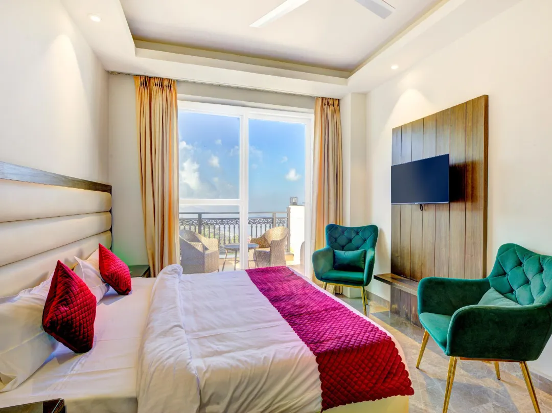 Luxe Resorts - Centrally Heated Air Conditioned Hotel In The Heart Of Kasauli - Kasauli