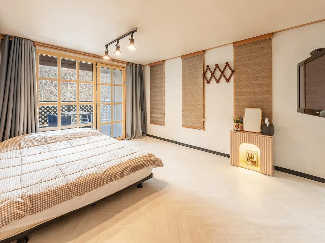 Gangchon Afternoon Pool Villa Pension - Chuncheon-si