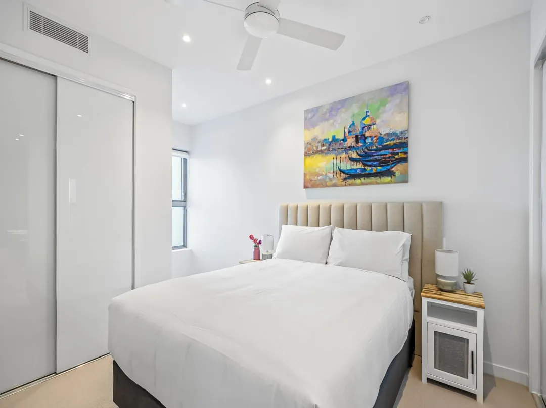 Waterfront 2-bed Oasis - Pool, Steam, Jacuzzi, Gym - Sunshine Coast