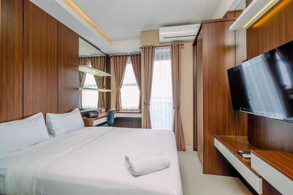 Comfortable And Modern Studio Transpark Cibubur Apartment - Cibubur