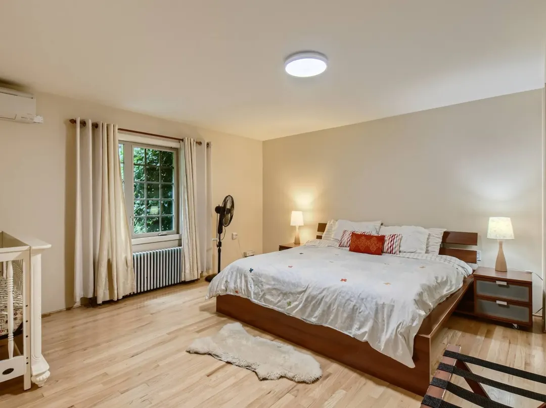 Charming Mid Century Home Near Airport & Columbia River - Troutdale, OR