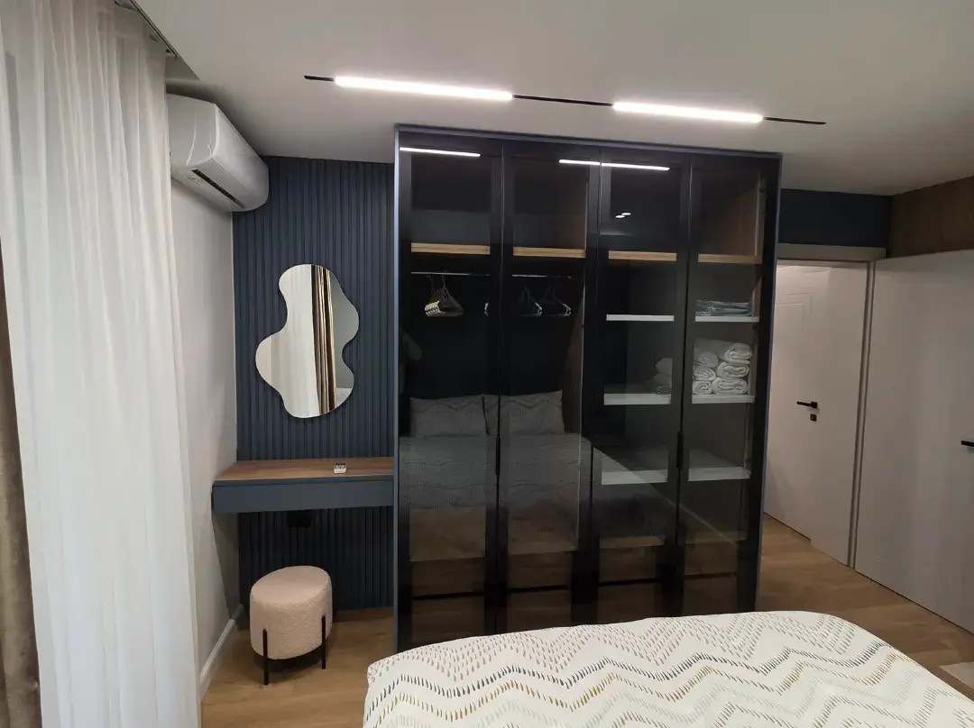 Lake And Downtown Due Passi - Tirana